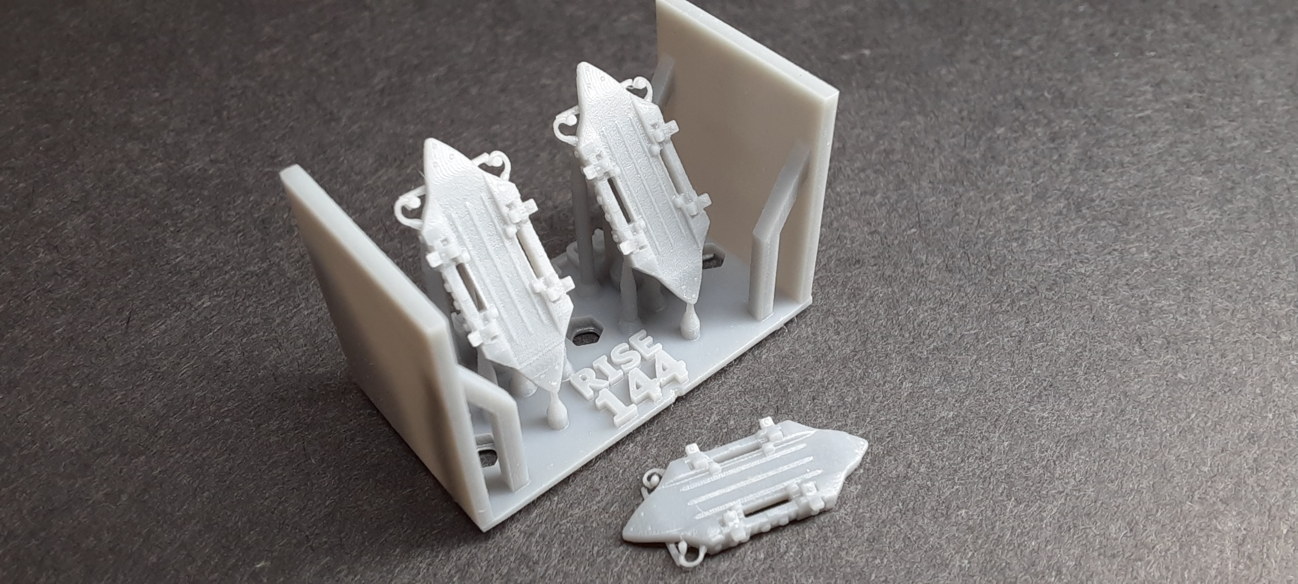 1:144 BRU-57 for F-16