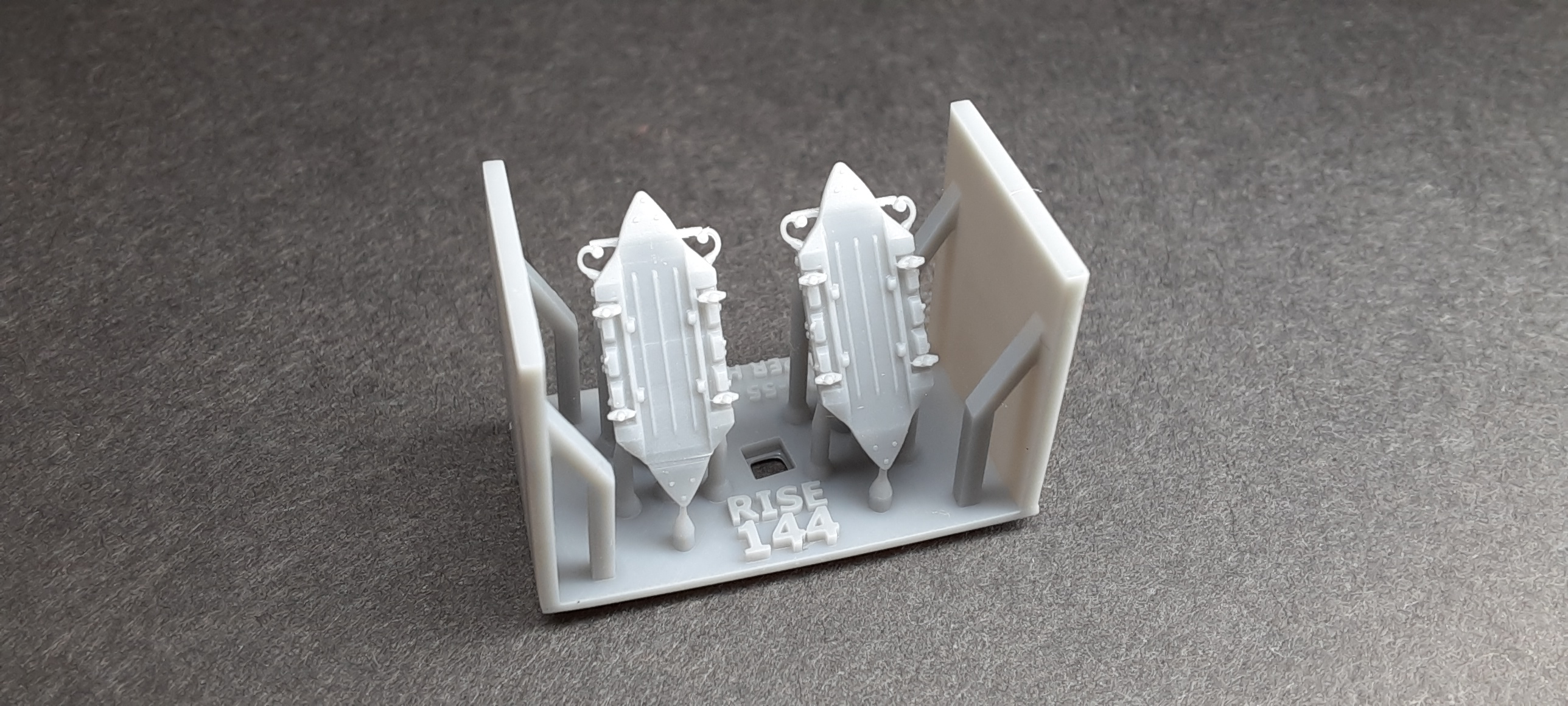 1:144 BRU-55 for F-18 Superhornet