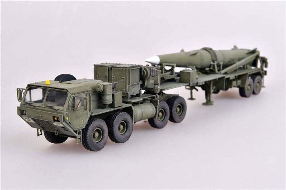 1:72 U.S. Army M983 Hemtt Tractor & Pershing II Tac Missile