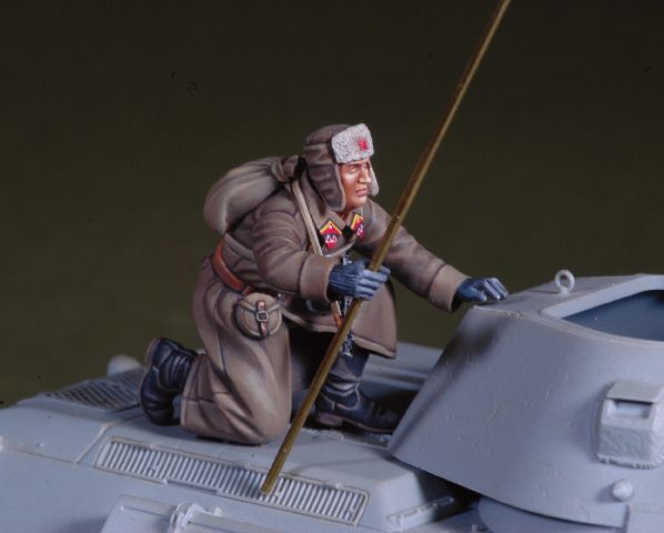 1:35 WWII Russian winter tank rider #2