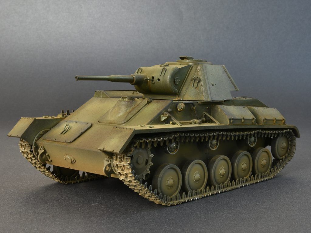 1:35 T-70M Soviet Light Tank w/Crew Special Edition