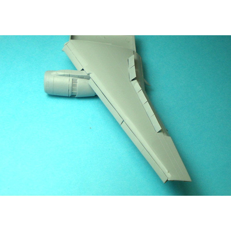 1:144 B 757-200 RB211-535E4 LANDING CONFIGURATION