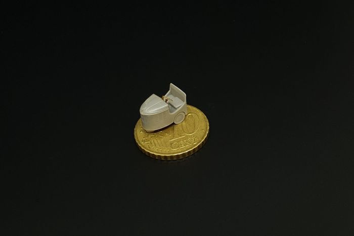 1:144 UK Flight Deck Tractor Clarkat type B